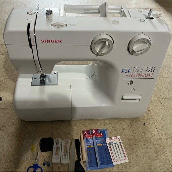 Singer | Other | Singer Portable Electric Sewing Machine Model 12 40 ...